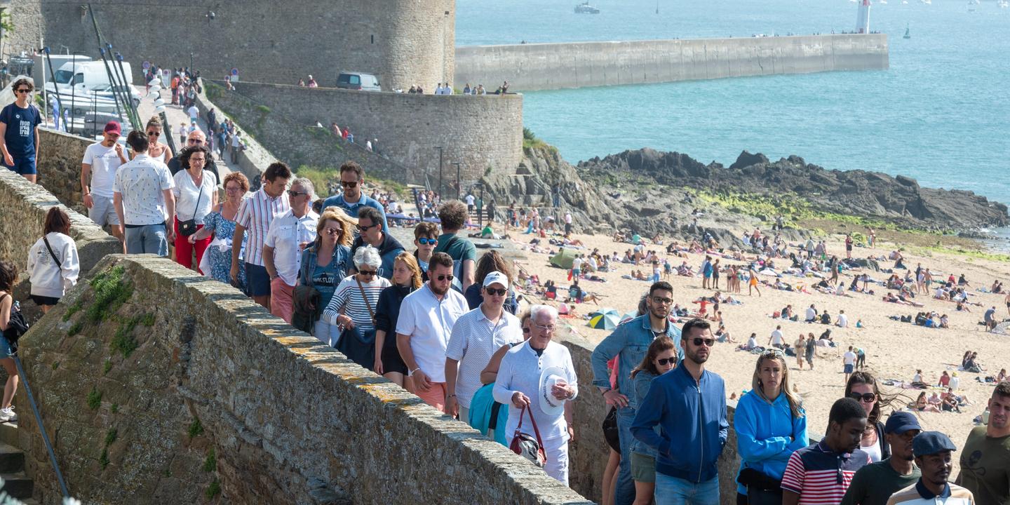 Le surtourisme, un défi pour la France