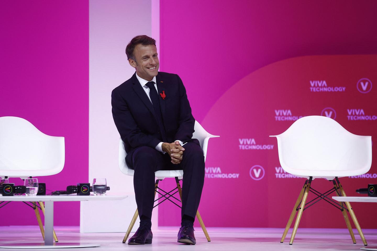 Macron announces €500 million in funding for AI
