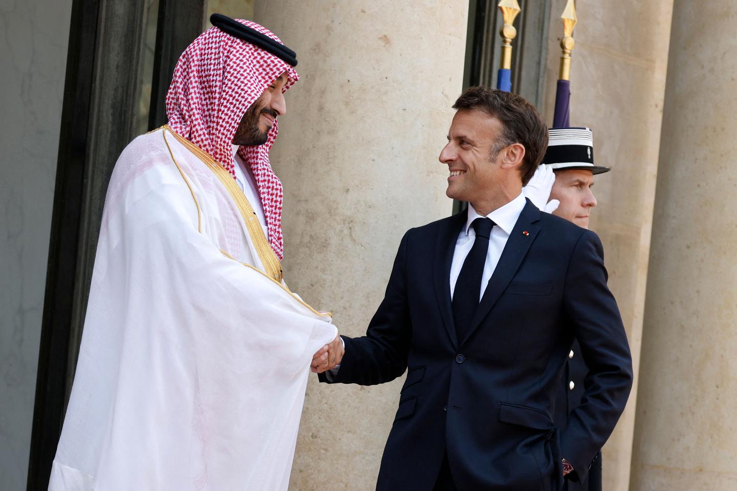Emmanuel Macron a reçu Mohammed Ben Salman pour un « déjeuner en tête-à ...