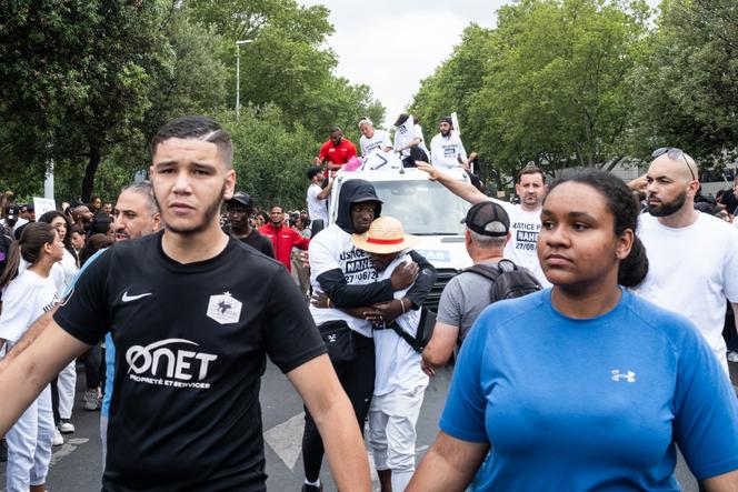 French imams call for calm after riots over police killing of teenager