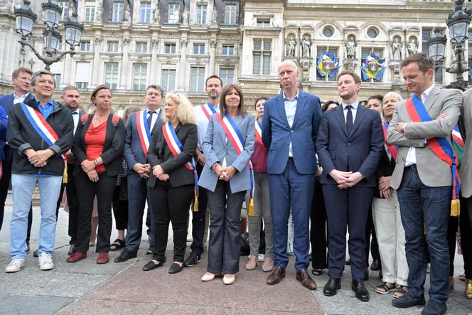 France's mayors hold anti-riot gatherings at town halls