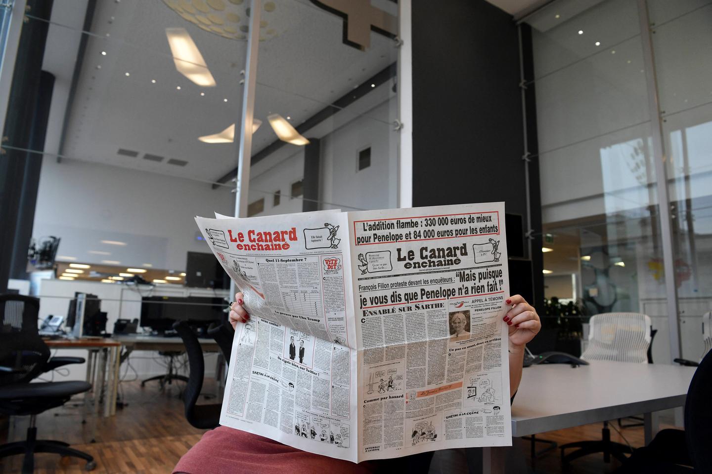 Au « Canard enchaîné », Nicolas Brimo remplace Michel Gaillard à la ...