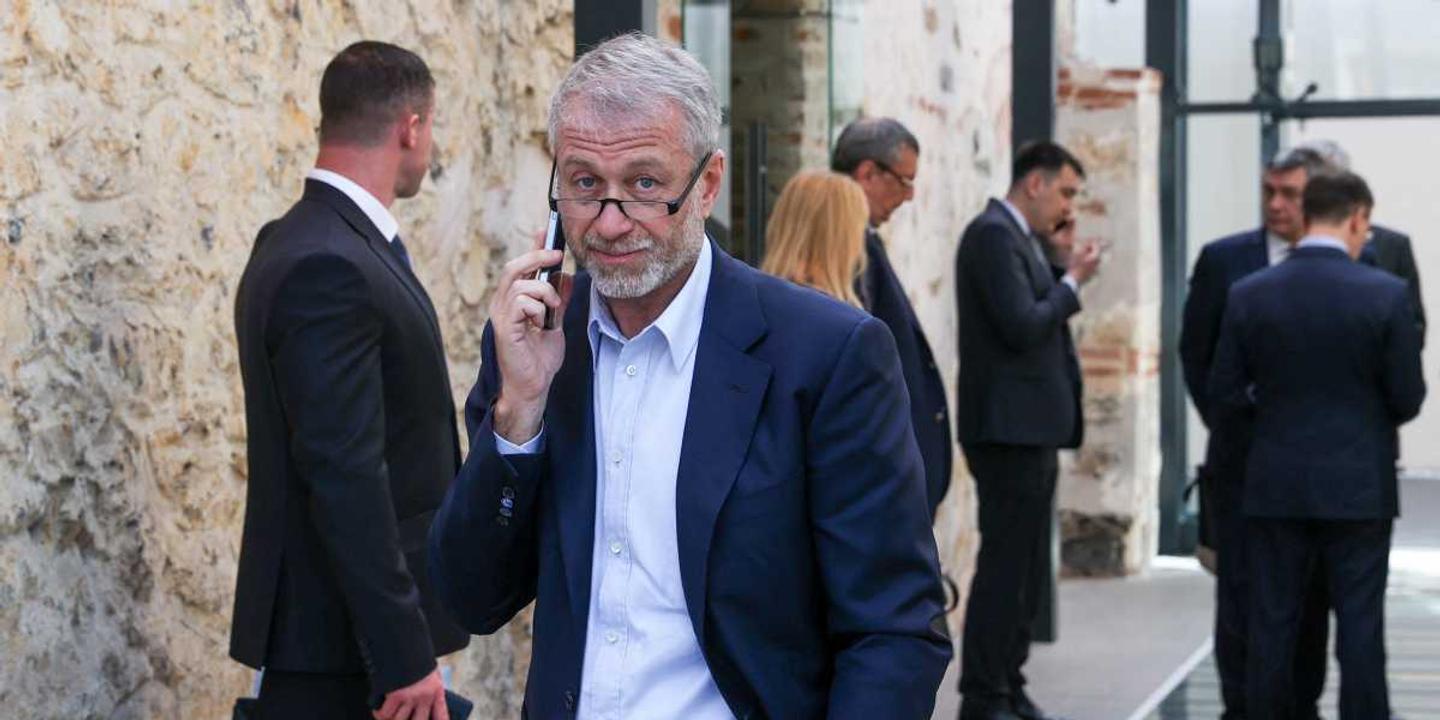 Looking for Roman Abramovich, the human chameleon