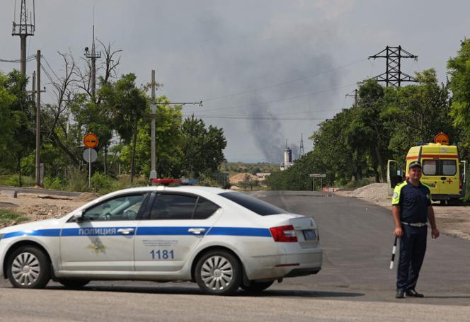 Crimea evacuates thousands over military site fire