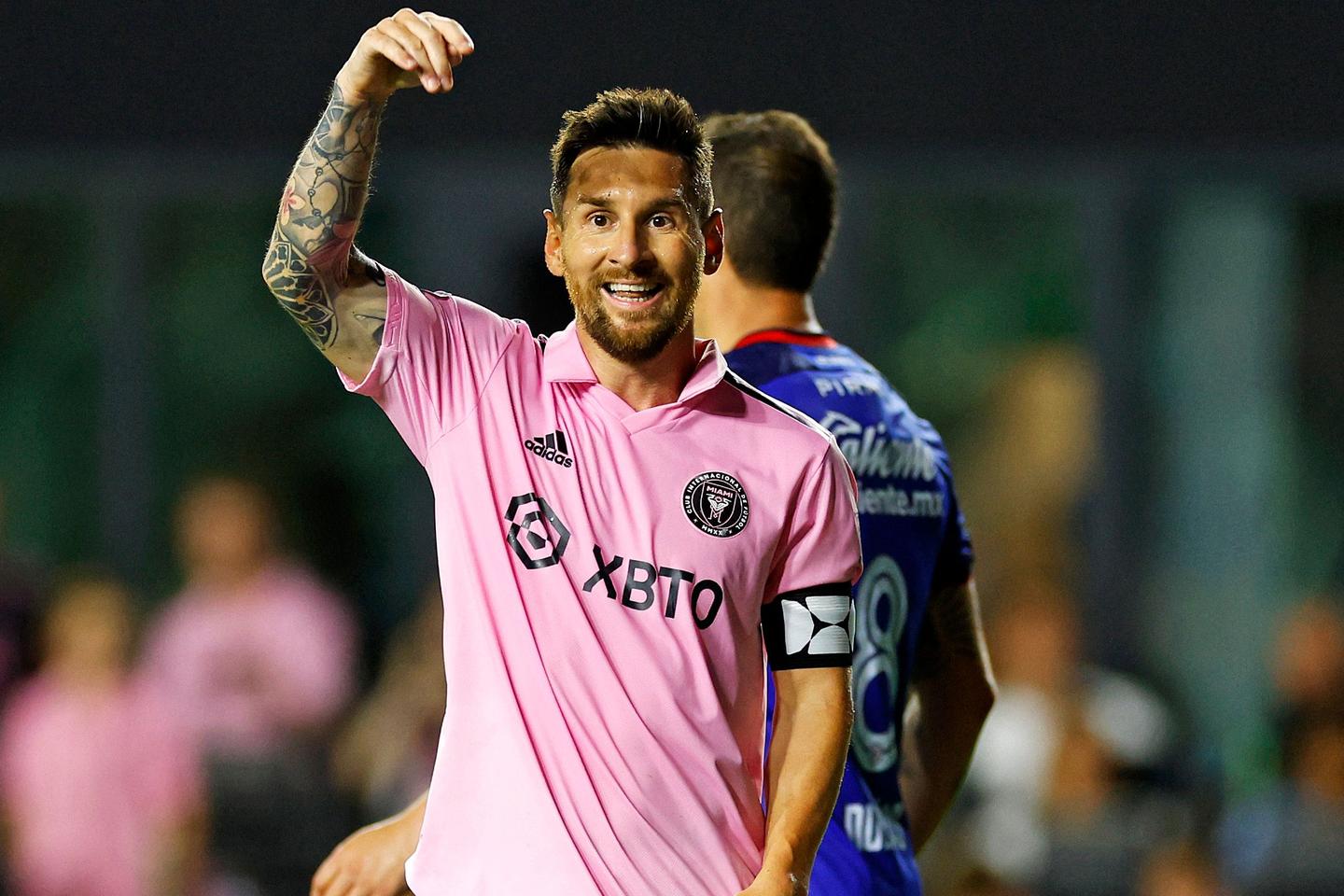 Lionel Messi scores during his Inter Miami debut against Cruz Azul