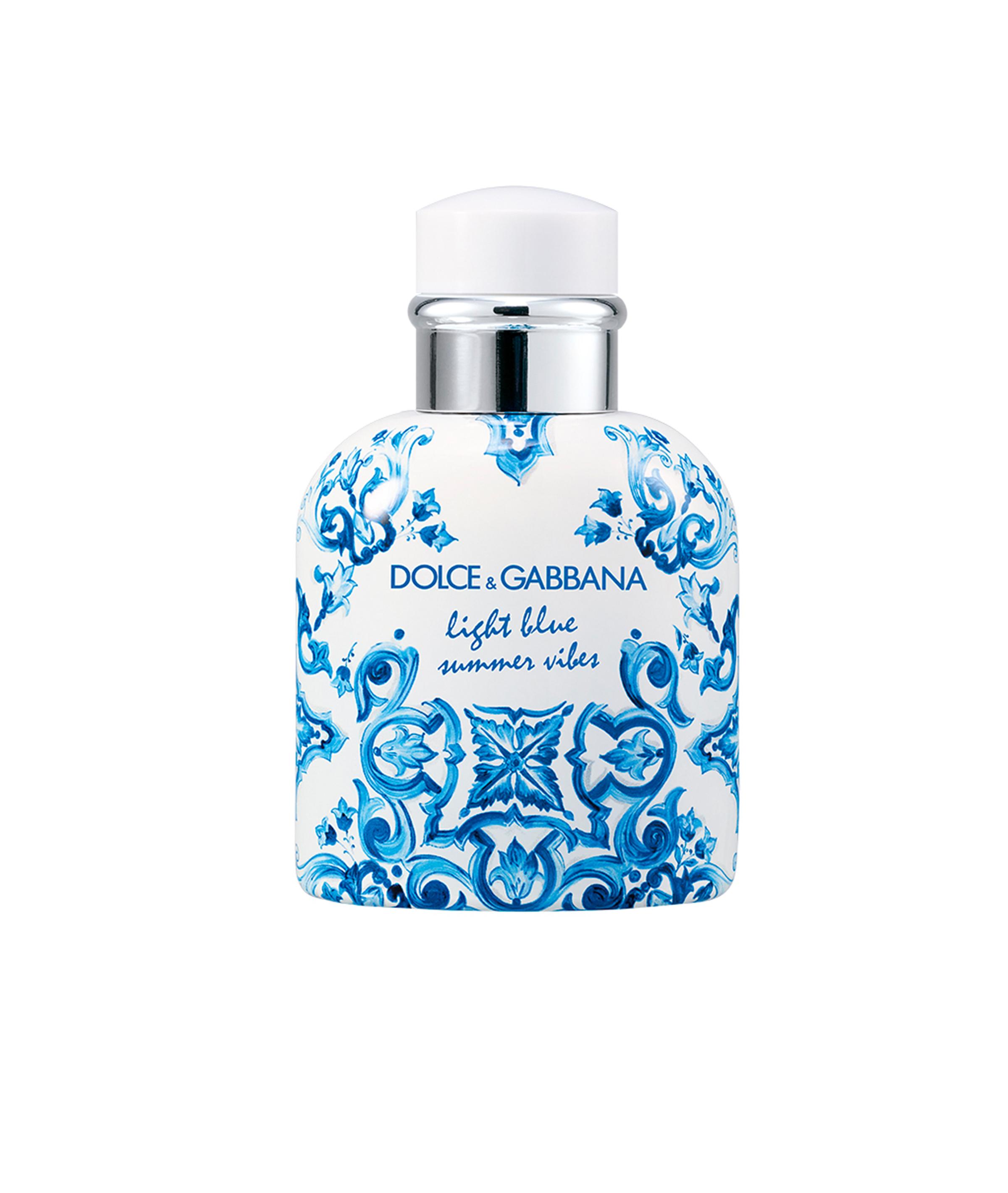 Les parfums de l’été, toute une histoire : Eau sauvage, Light Blue, CK One…