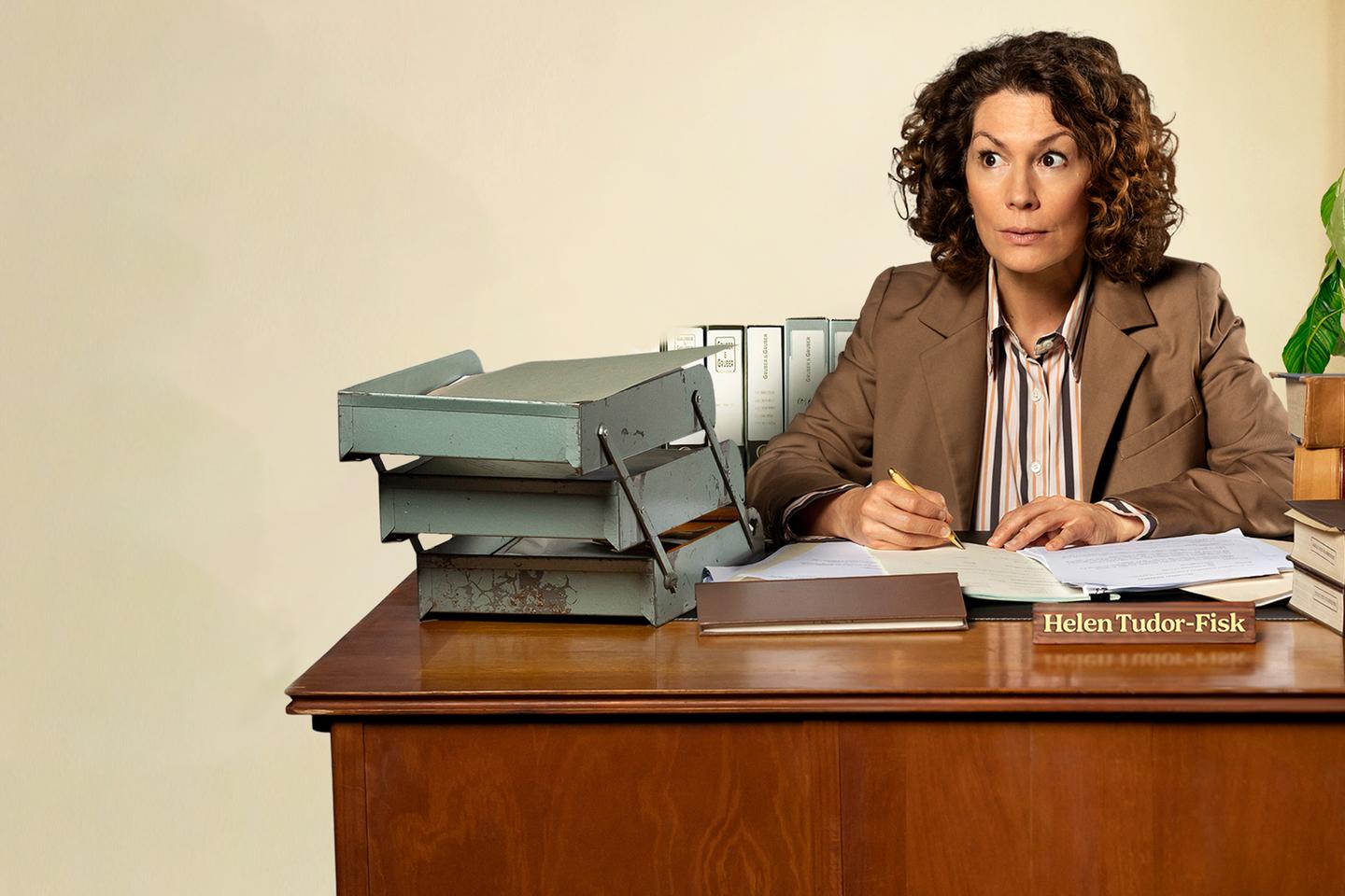 'Fisk' on Netflix: A successful comedy about inheritance law, and beige pantsuits