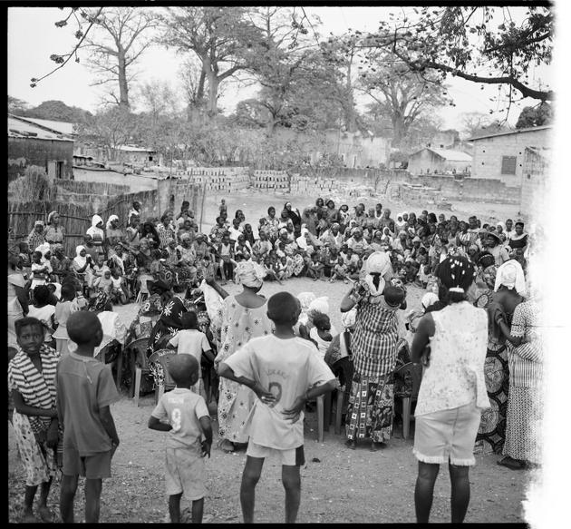 Au Sénégal, les réunions de famille du photographe Malick Bodian