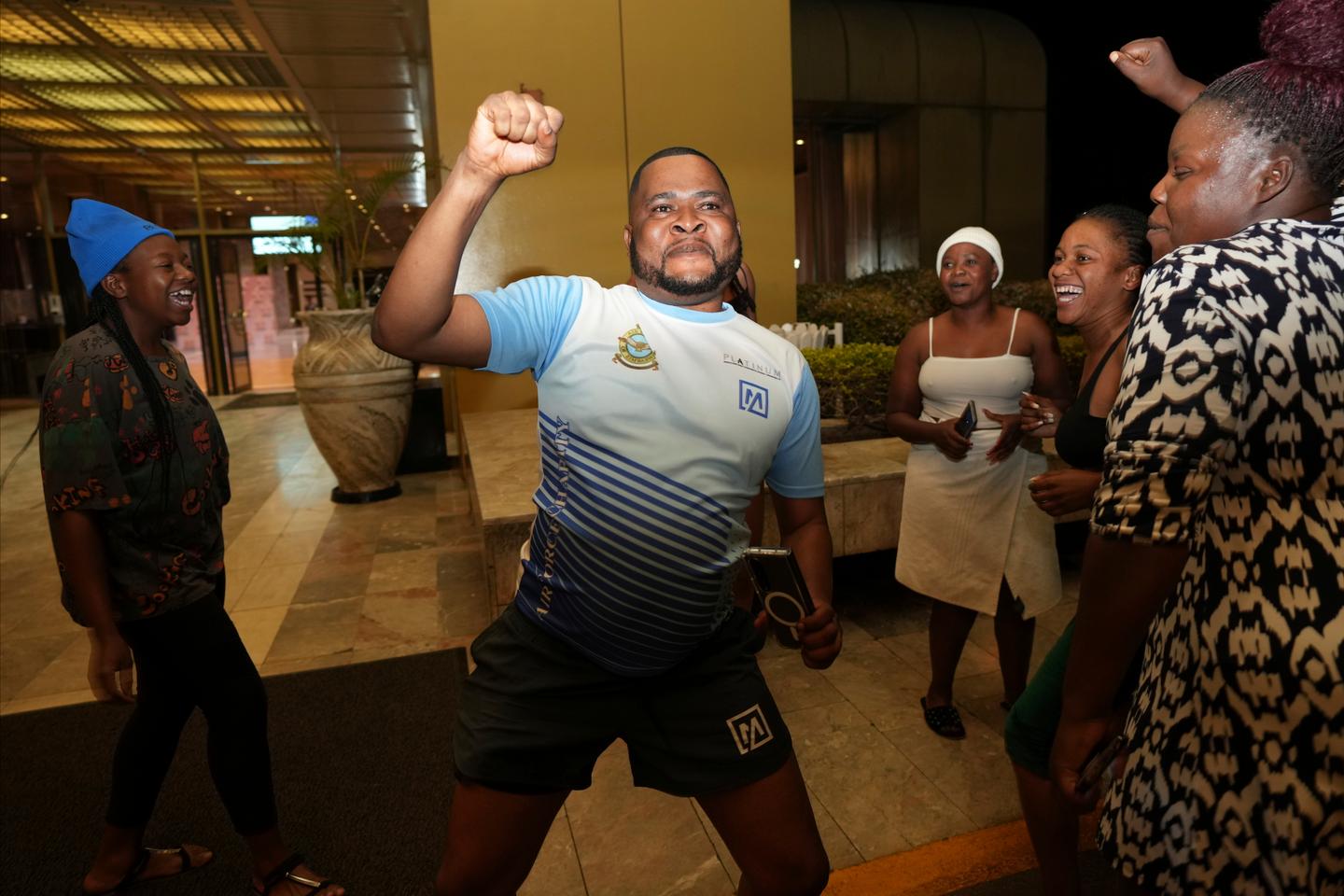 Présidentielle au Zimbabwe : Emmerson Mnangagwa réélu, l’opposition ...