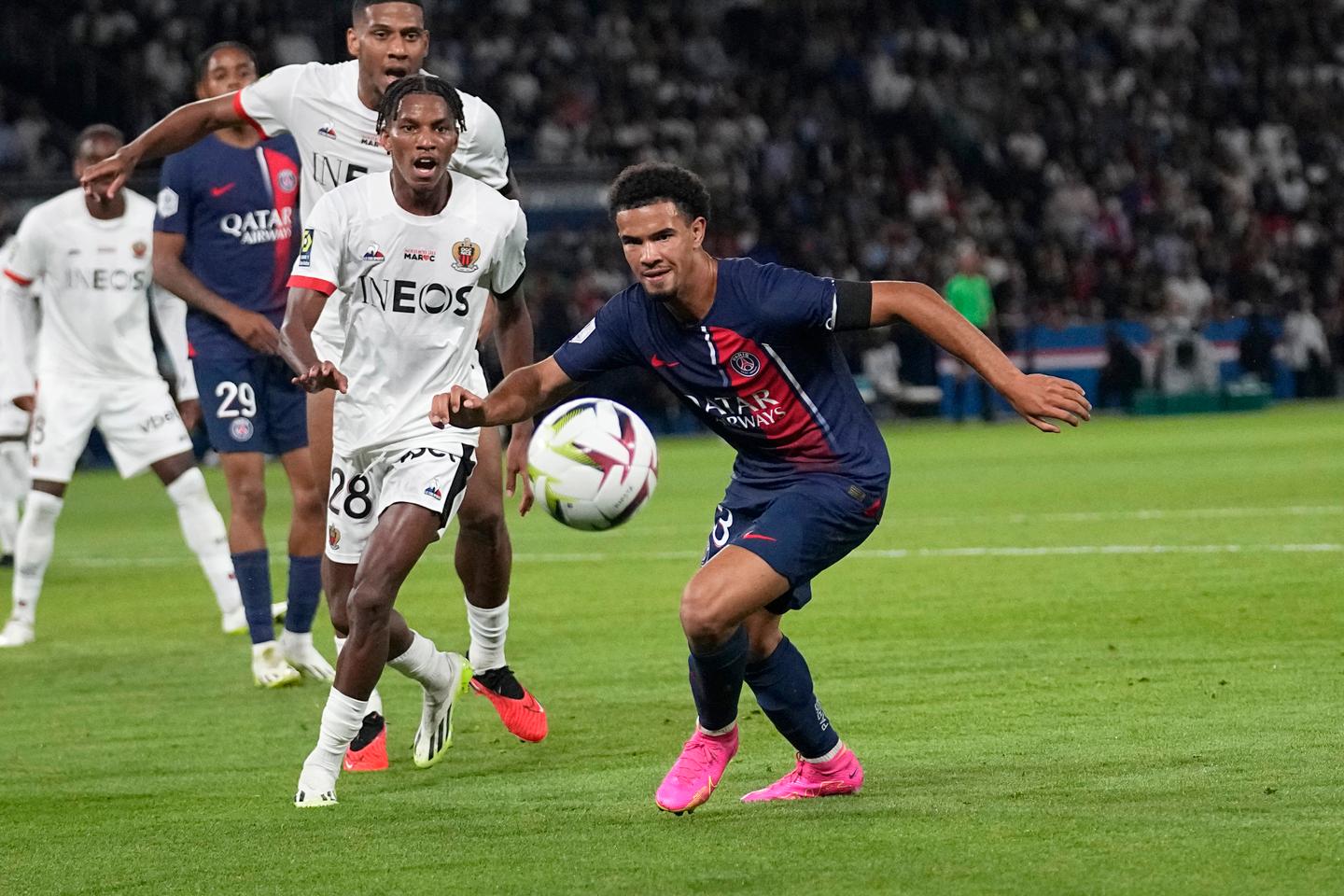 Ligue 1 : Warren Zaïre-Emery, un phénomène de précocité au PSG