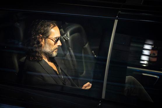 L’acteur britannique Russell Brand accusé de viol et d’agressions ...