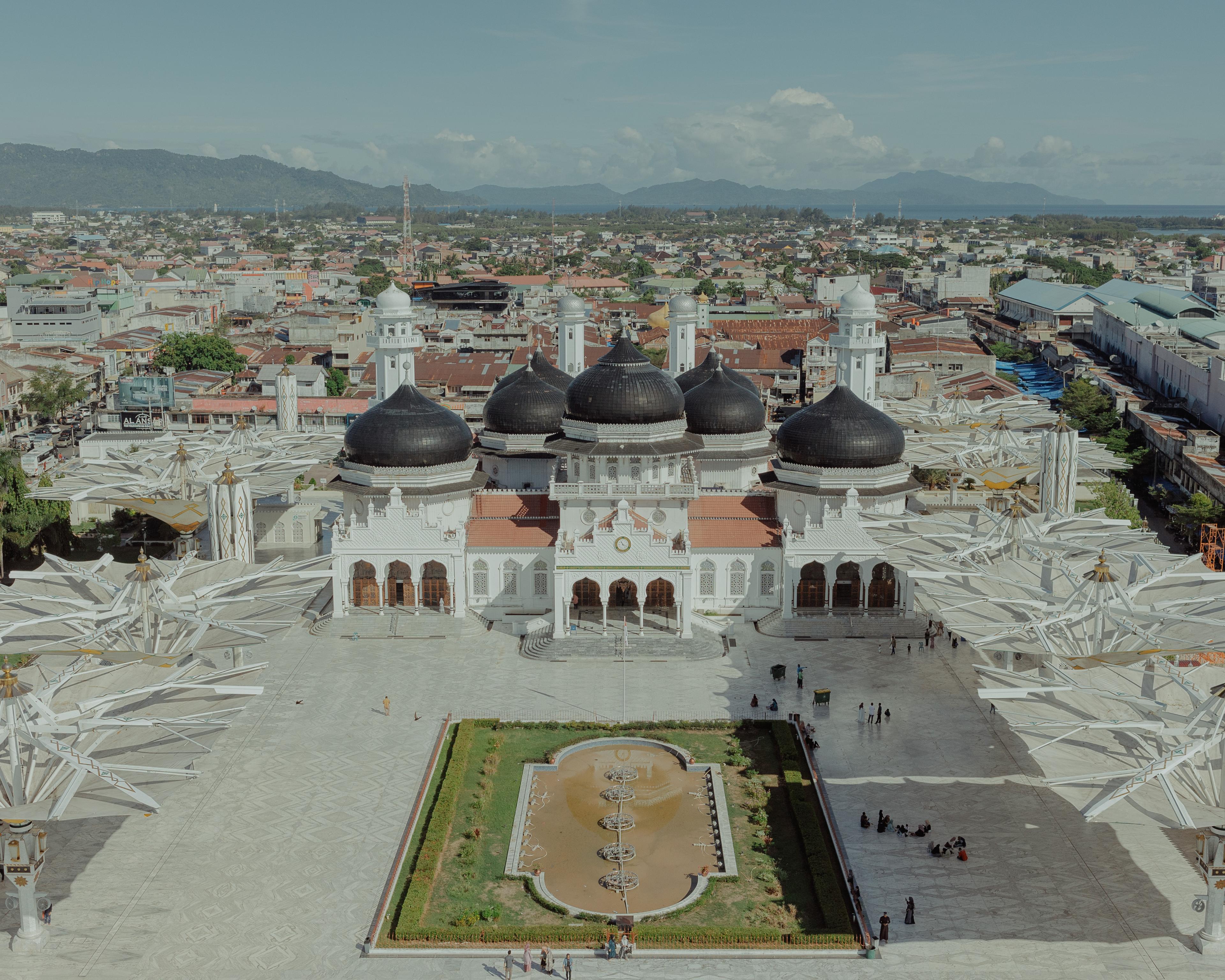 After the 2004 tsunami in Indonesia, a surprising legacy of peace