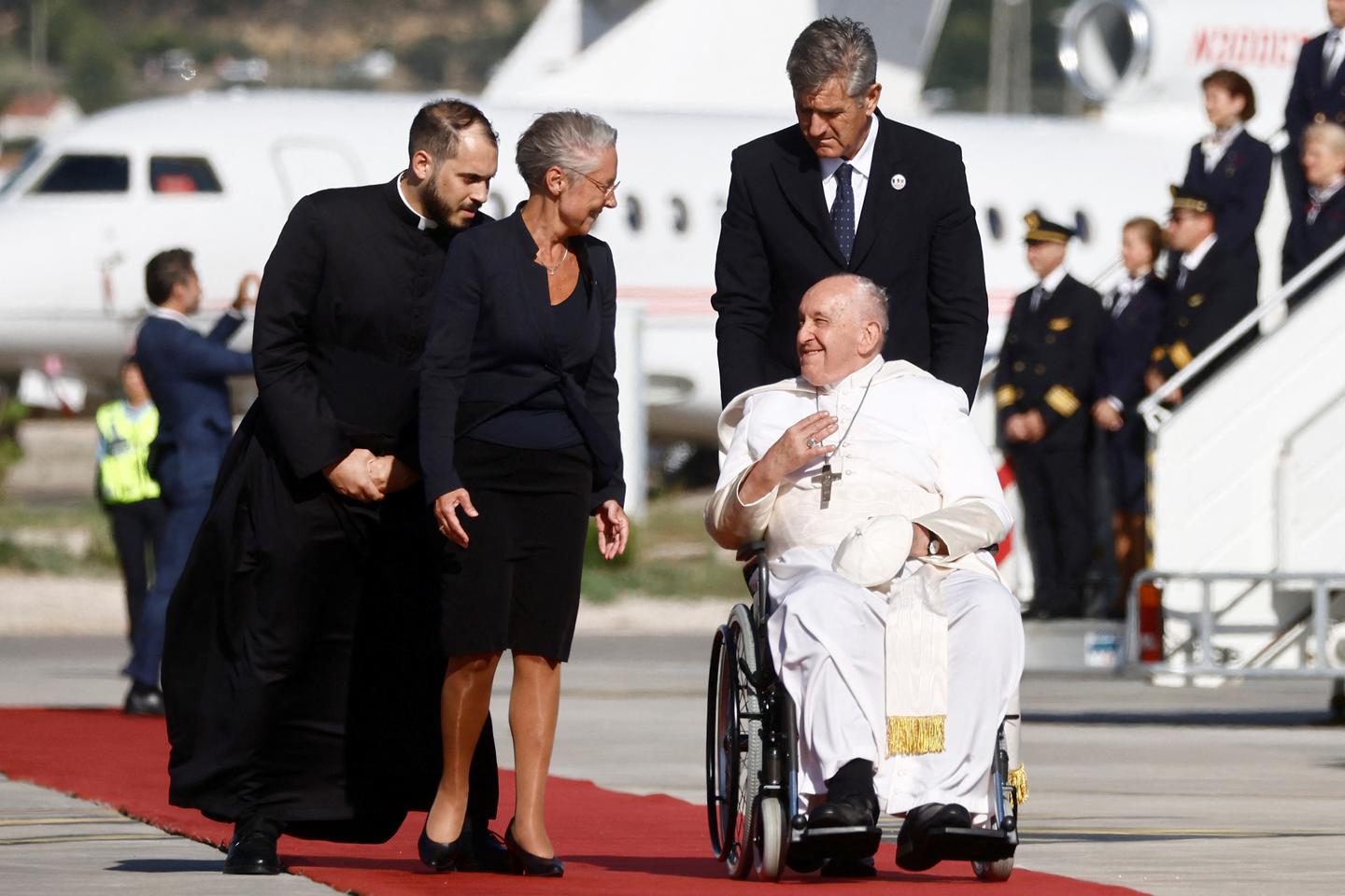 Pope Francis arrives in Marseille to urge Mediterranean countries to ...