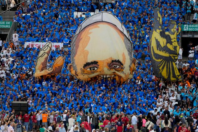 Pope Francis 'cries out for justice' for migrants and the vulnerable at ...