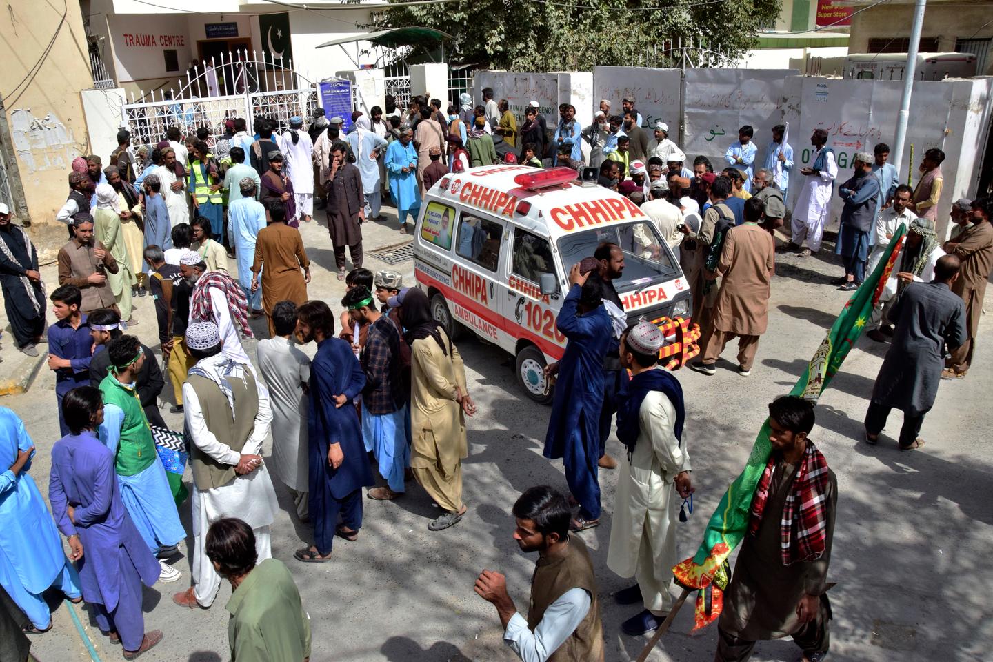 Pakistan: Suicide bomber kills over 40 people on Islam's prophet birthday