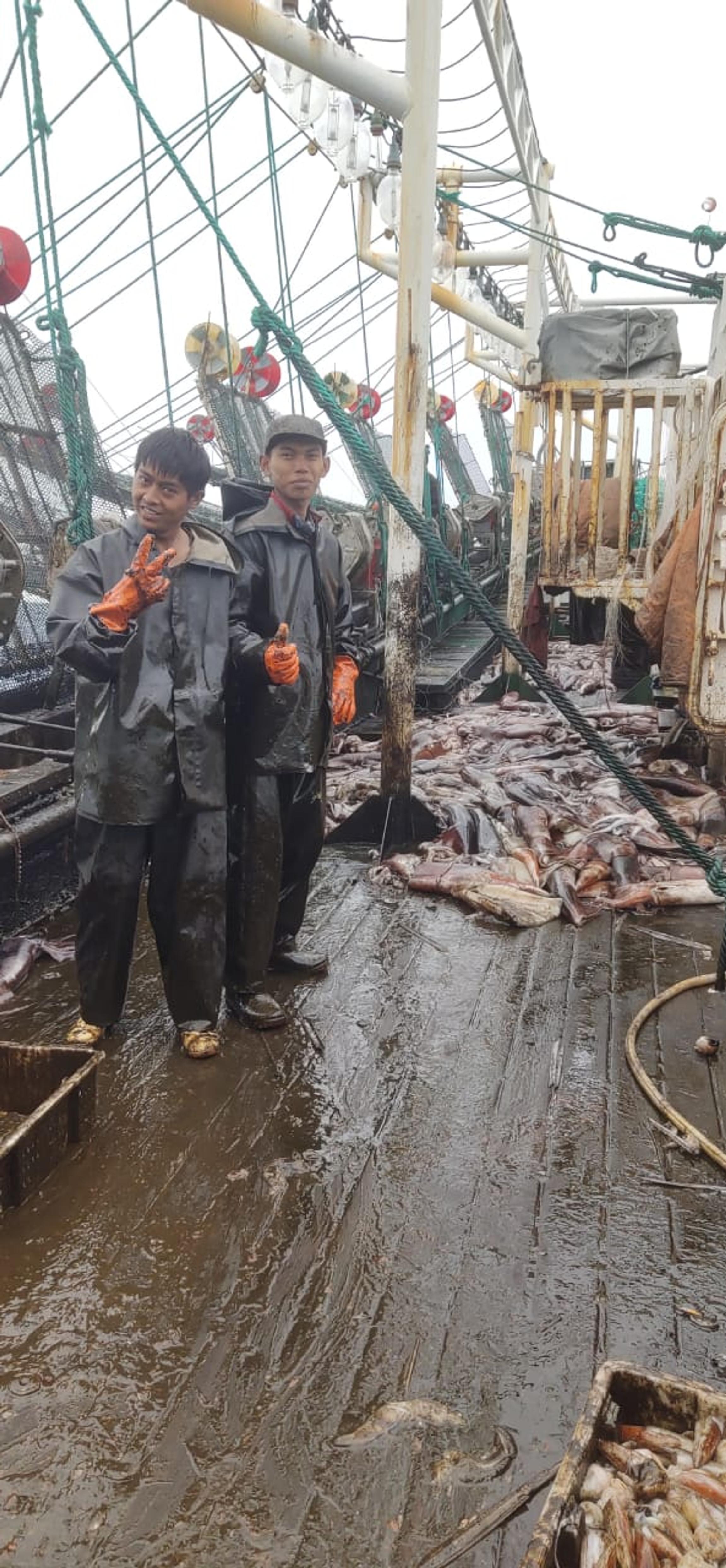 Avec les marins forçats de l’empire chinois de la pêche : « Mes parents ...