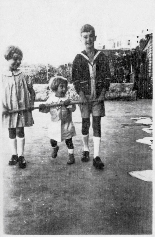 Succession and betrayal in Charles de Gaulle's family