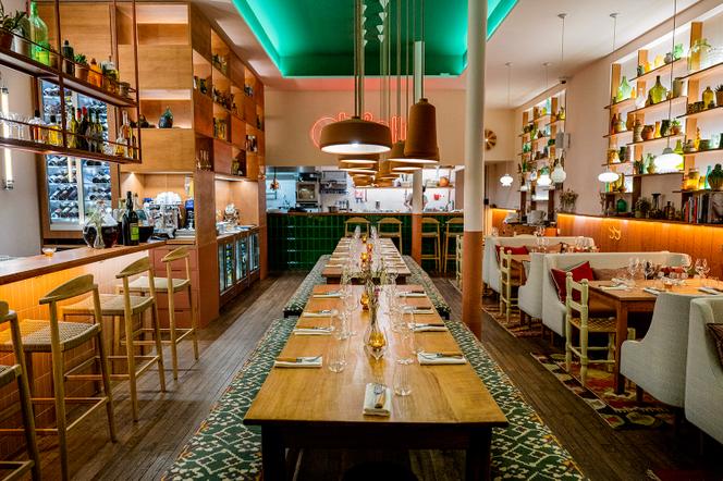 Sharing plates, the art of eating together without being too greedy