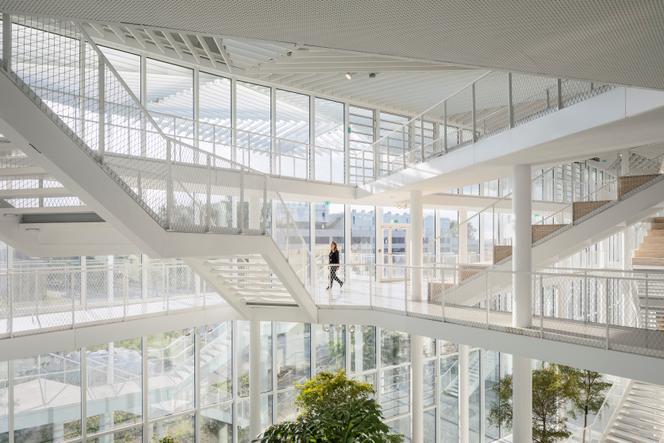 Sur le plateau de Saclay, le tout nouveau Lumen Center rompt avec l ...