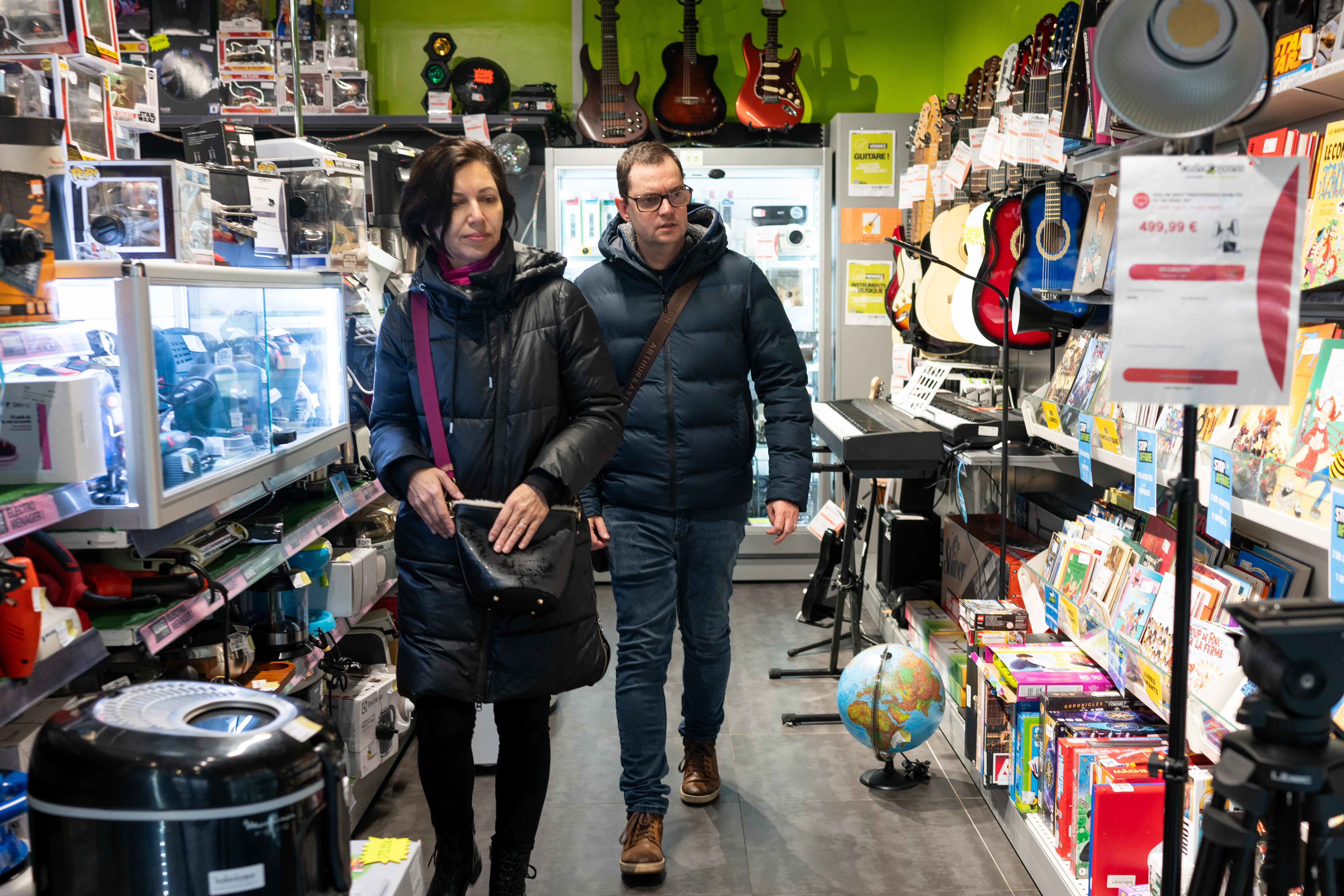 Cash Express, caverne d’Ali Baba de l’occasion : « C’est pratique, on ...