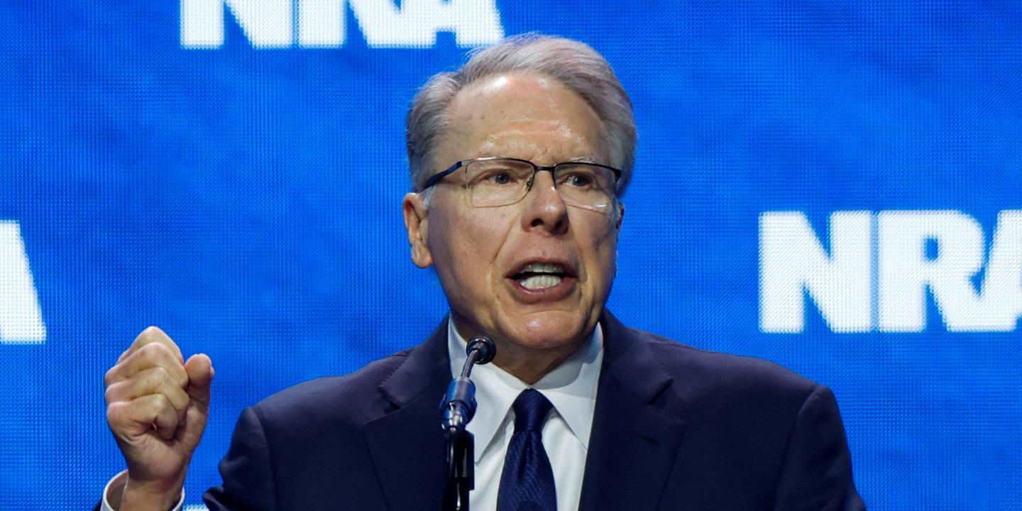 NRA chief executive Wayne LaPierre steps down