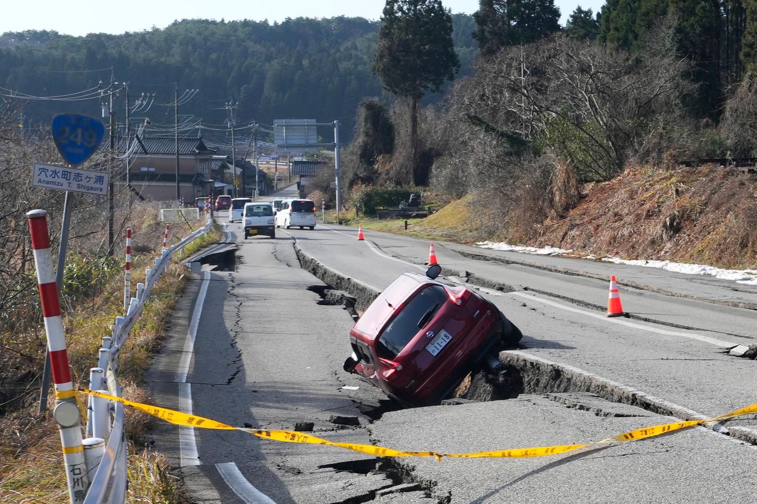 En images : au Japon, d’immenses dégâts après un monstrueux et mortel ...