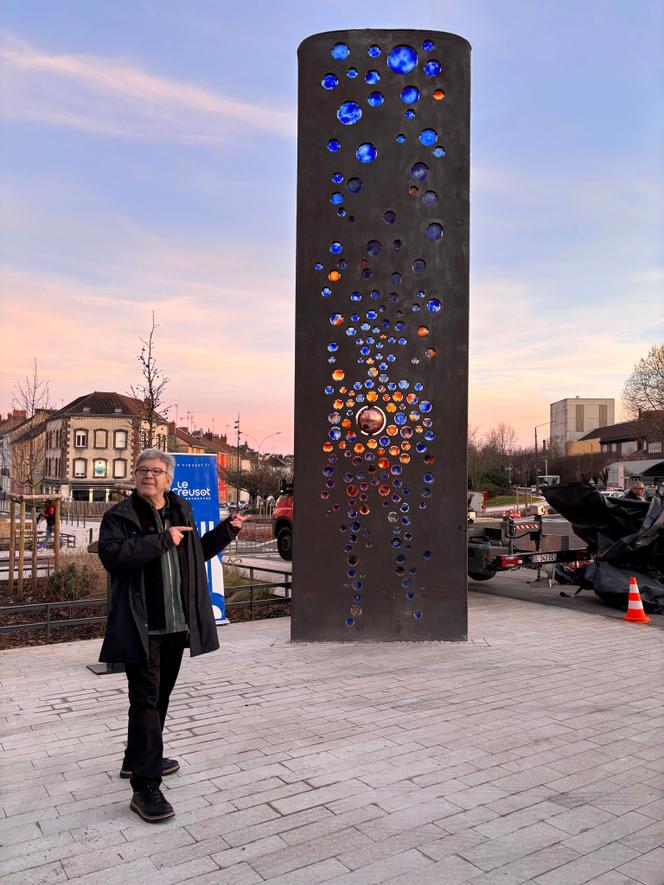 « Voyageur », de Michel Granger, au Creusot, de verre et d’acier