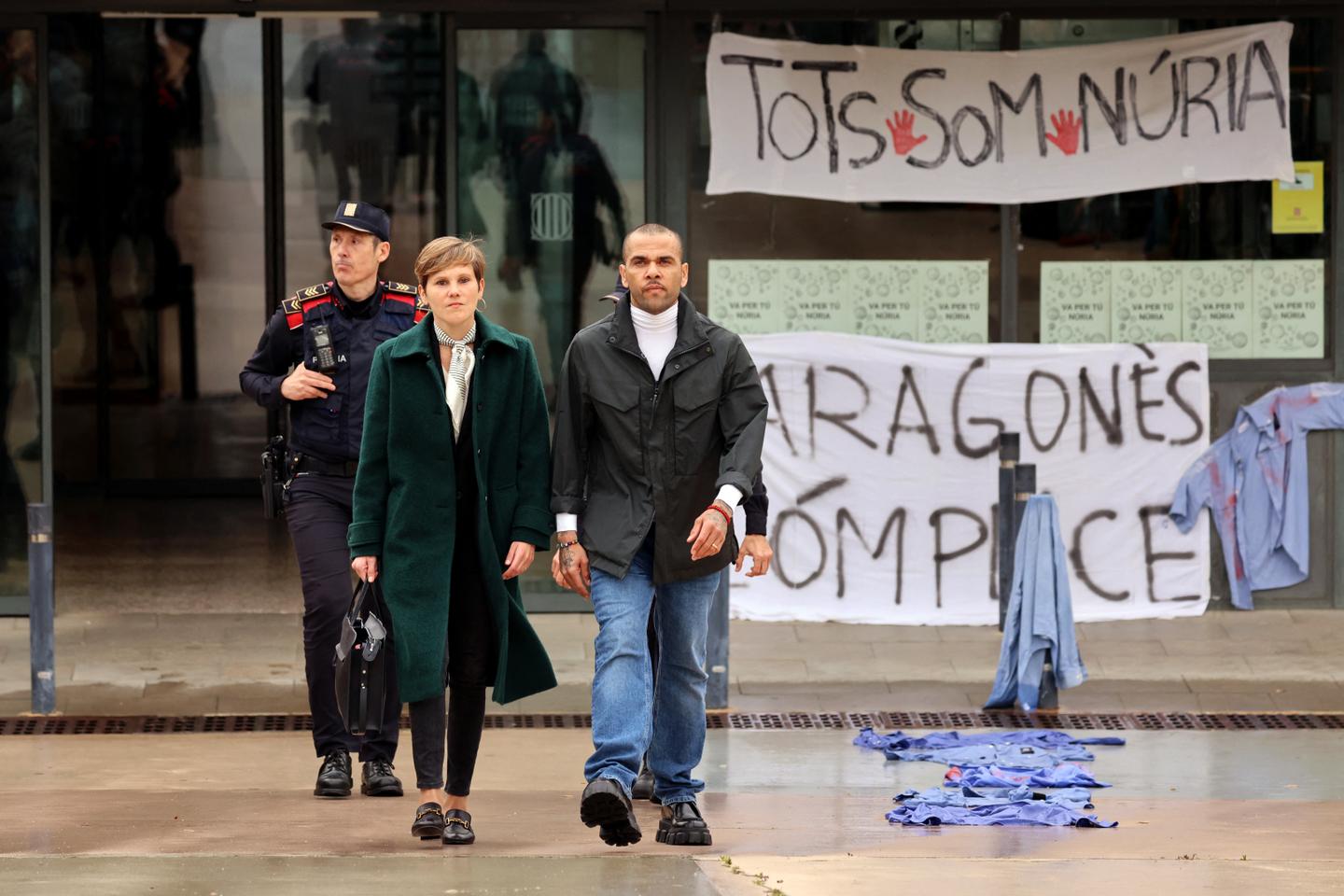 Dani Alves, condamné pour viol en Espagne, est sorti de prison après ...