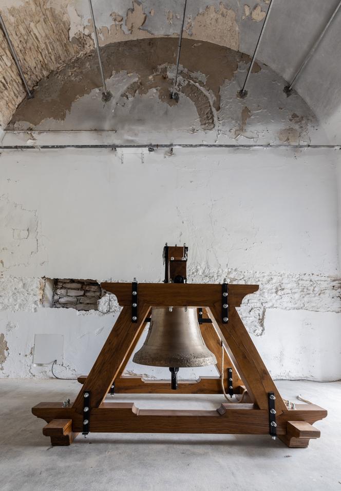 A Bonifacio, la biennale De Renava conte la chute des empires