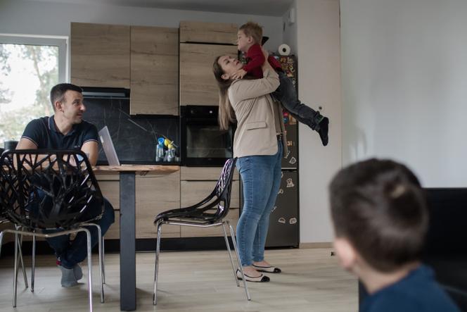 Thousands of Polish emigrants are returning after living in Western Europe