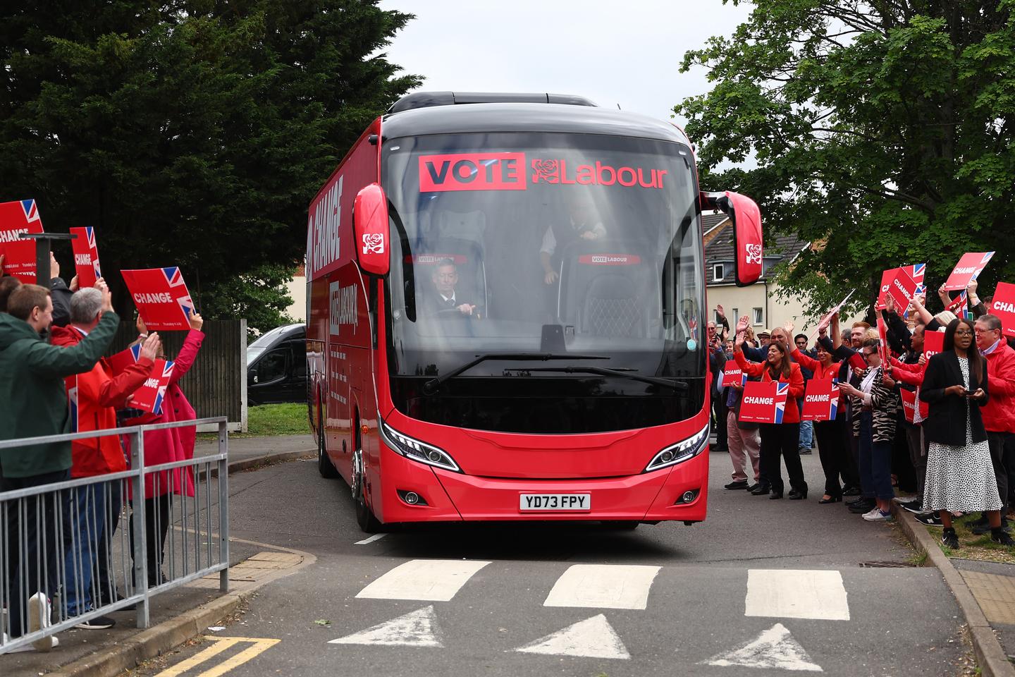 Au Royaume-Uni, le « battle bus », incontournable du folklore électoral