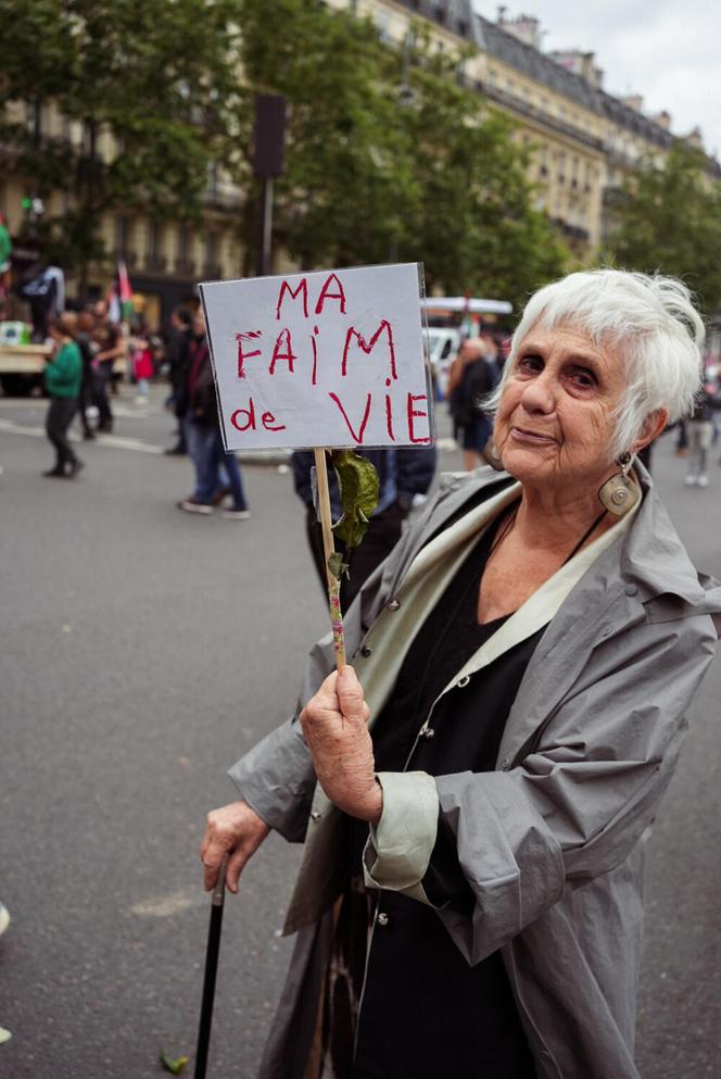 Demonstrators across France protest against far-right ahead of snap ...