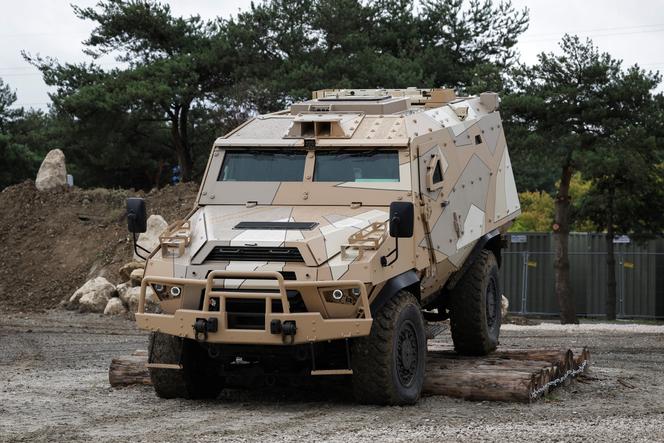 Défense : France et Belgique prennent chacune 10 % de l’industriel John ...
