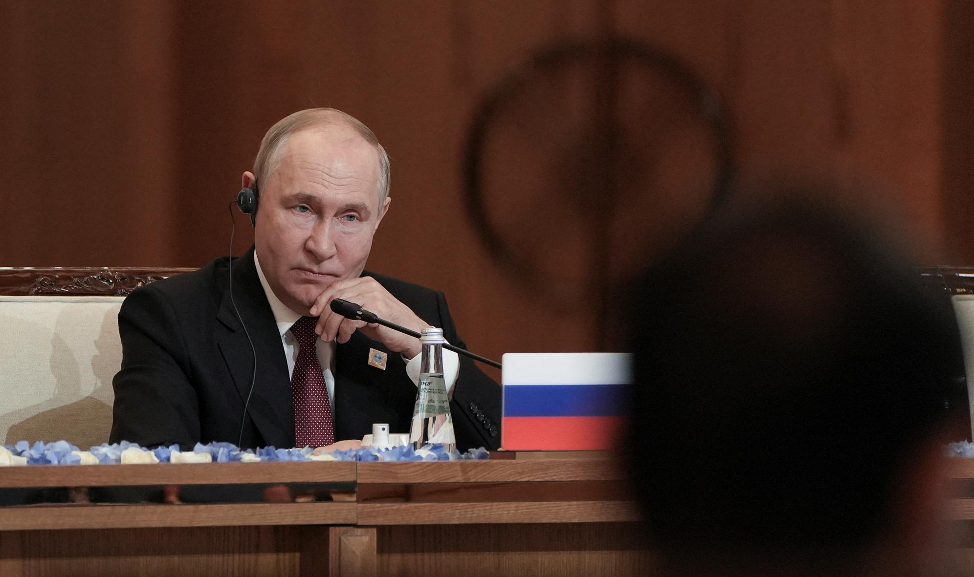 Vladimir Poutine défend un « ordre mondial multipolaire équitable » au ...