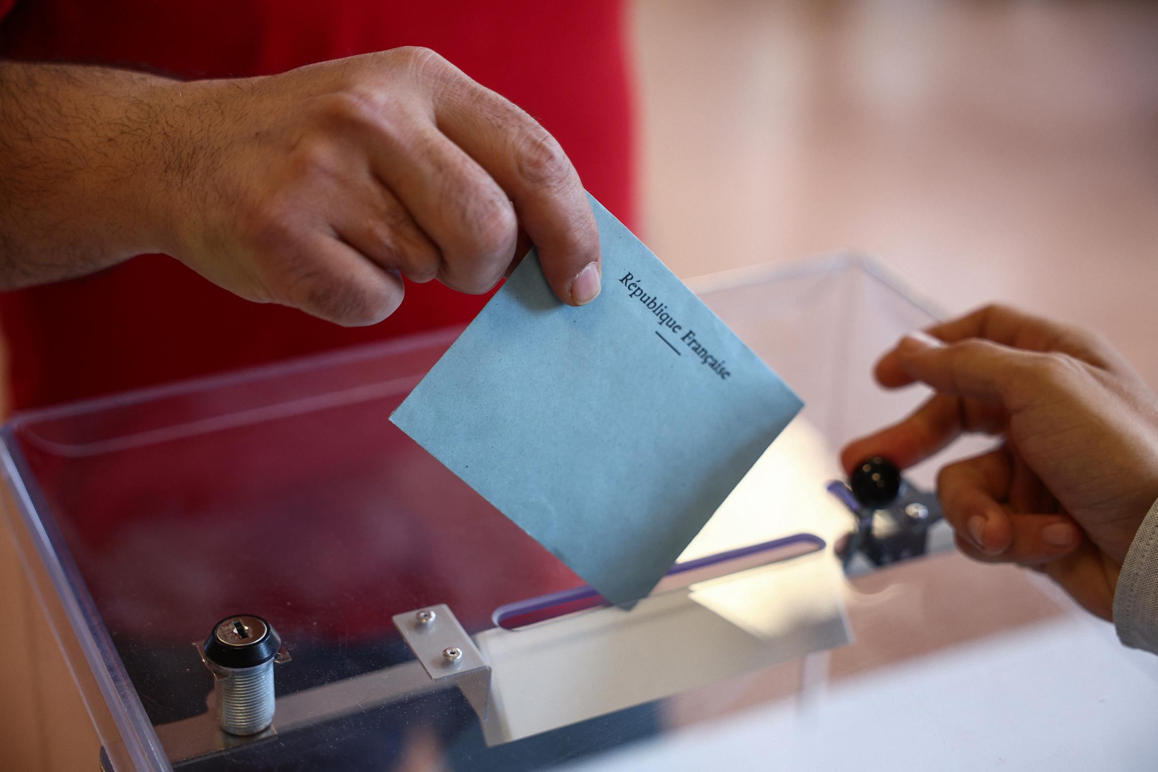 French elections: Second round turnout at highest in four decades