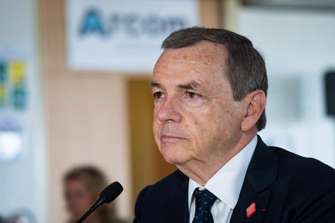 Les « outsiders » qui veulent obtenir une fréquence TNT passent au gril ...