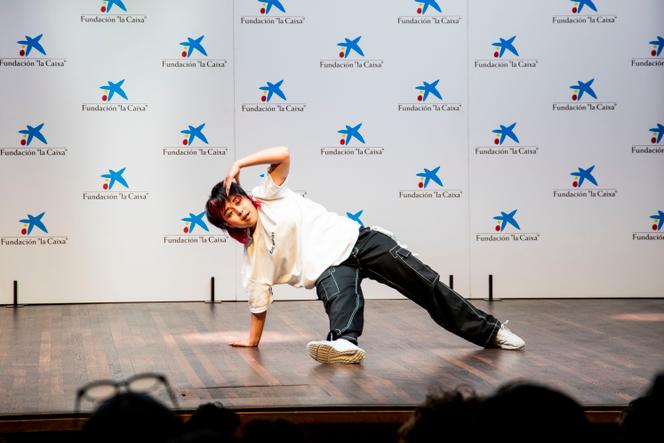 Paris 2024 : Manizha Talash, la b-girl qui défie le régime des talibans ...