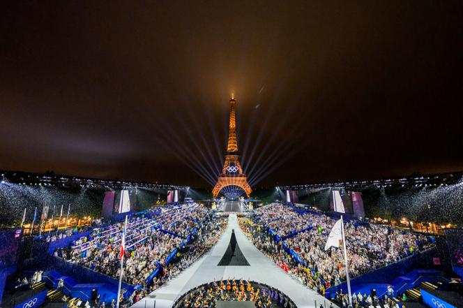JO 2024 : Zinédine Zidane, Lady Gaga, Céline Dion, un spectacle total sur la Seine et le déluge ...