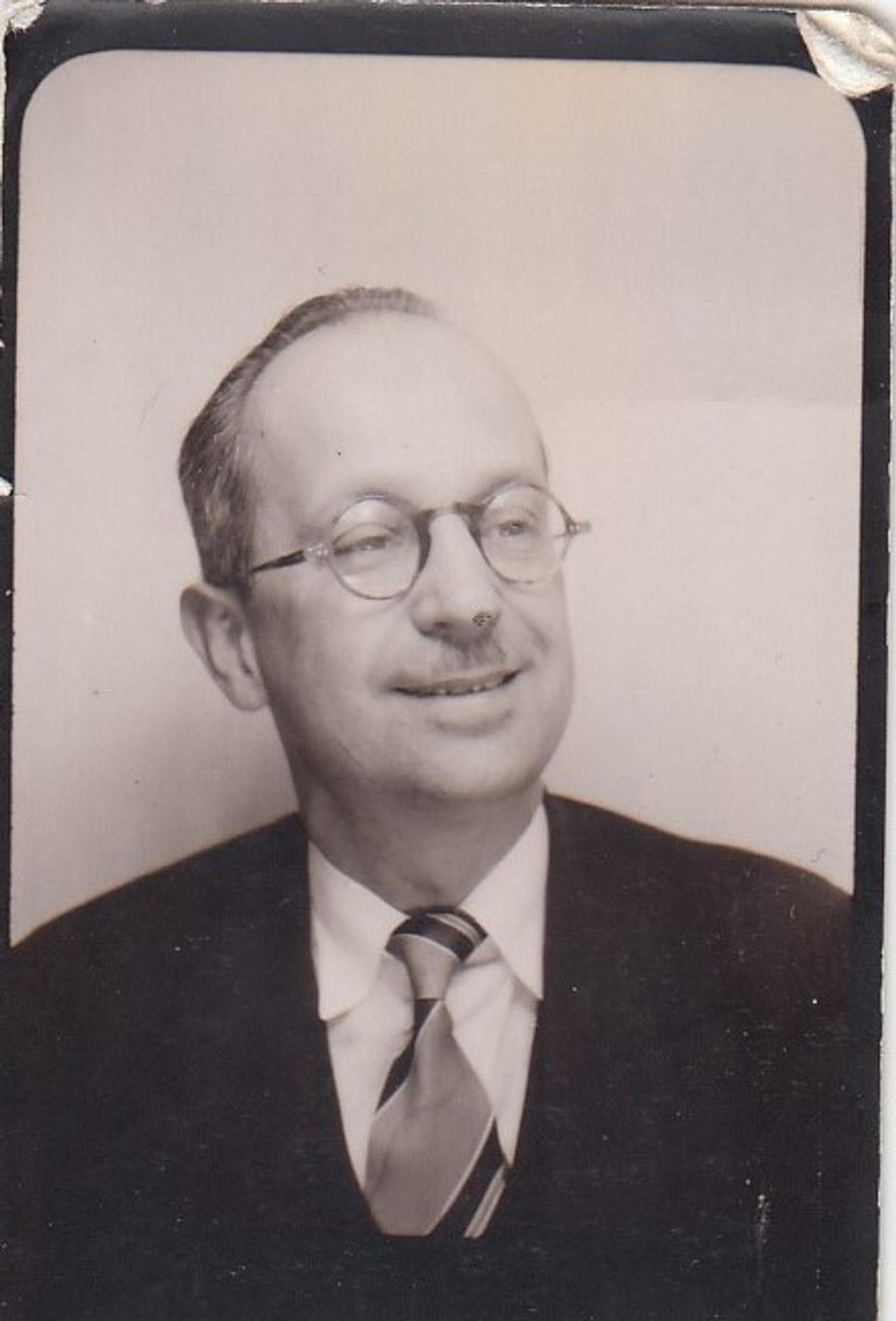 Looking for the unknown photographer of occupied Paris: The tragic fate ...