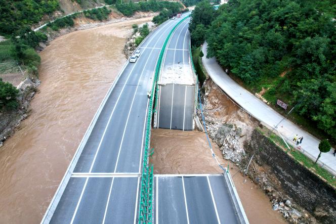 En Chine, le bilan de l’effondrement d’un pont augmente : au moins 38 morts