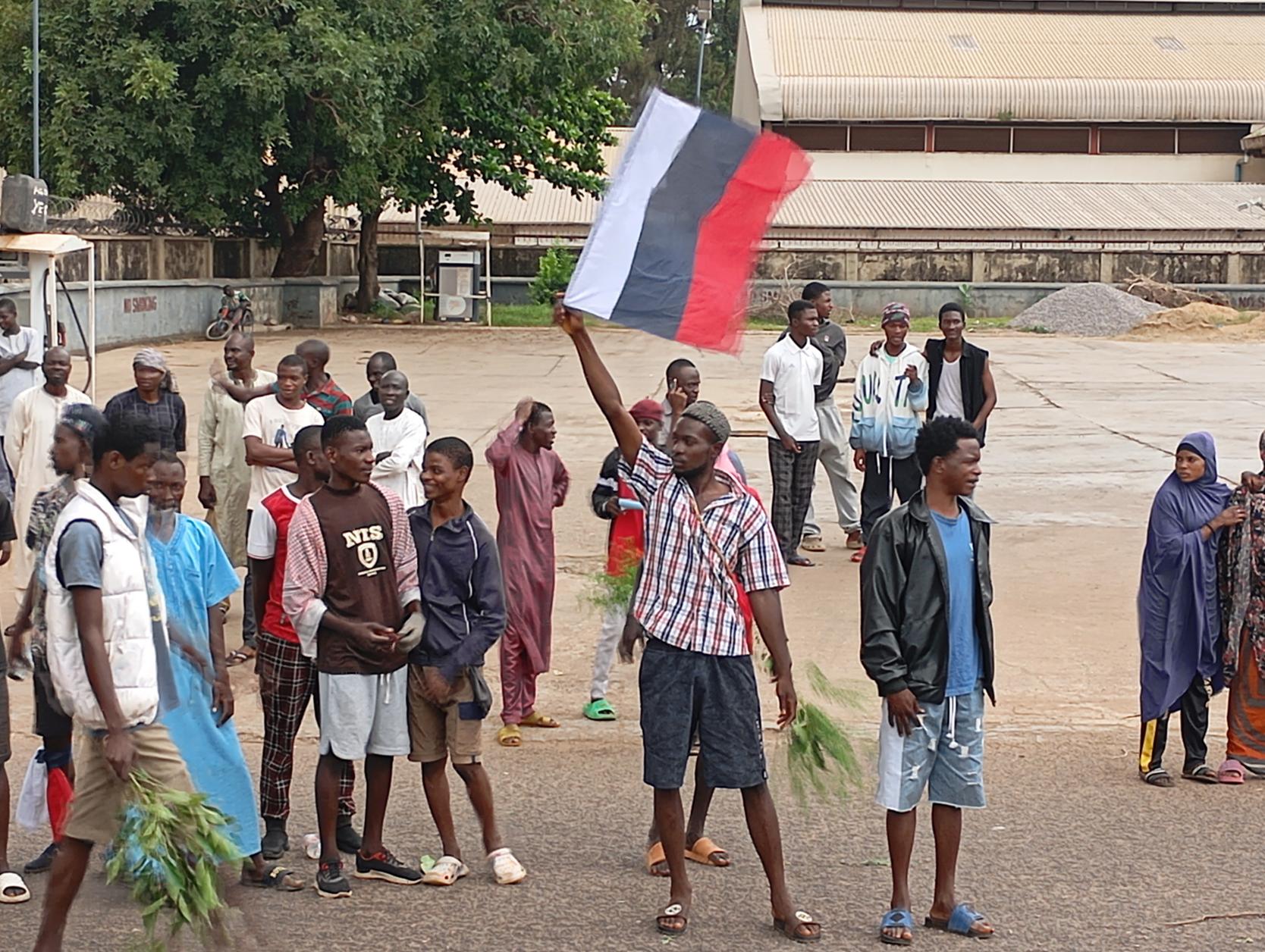Nigeria arrests over 90 protesters with Russian flags