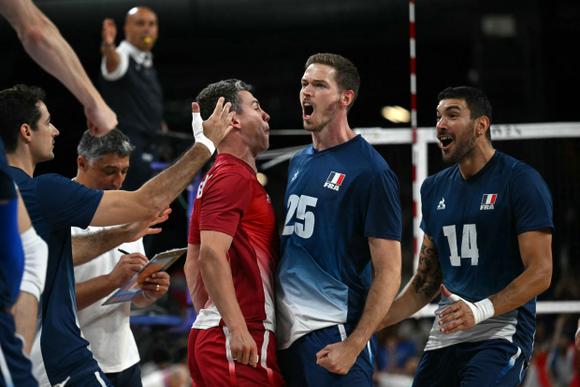 JO 2024 : revivez la fantastique victoire des volleyeurs français, qui ...