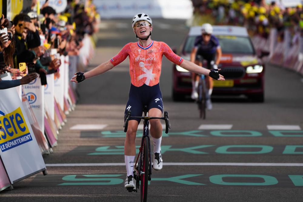 Tour de France femmes 2024 : revivez le final haletant à l’Alpe d’Huez et le sacre de Katarzyna ...