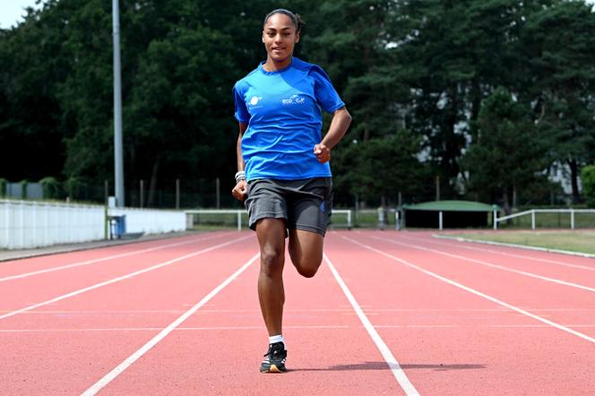 2024 Paralympics: 15-year-old French sprinter Marie Ngoussou's dazzling rise