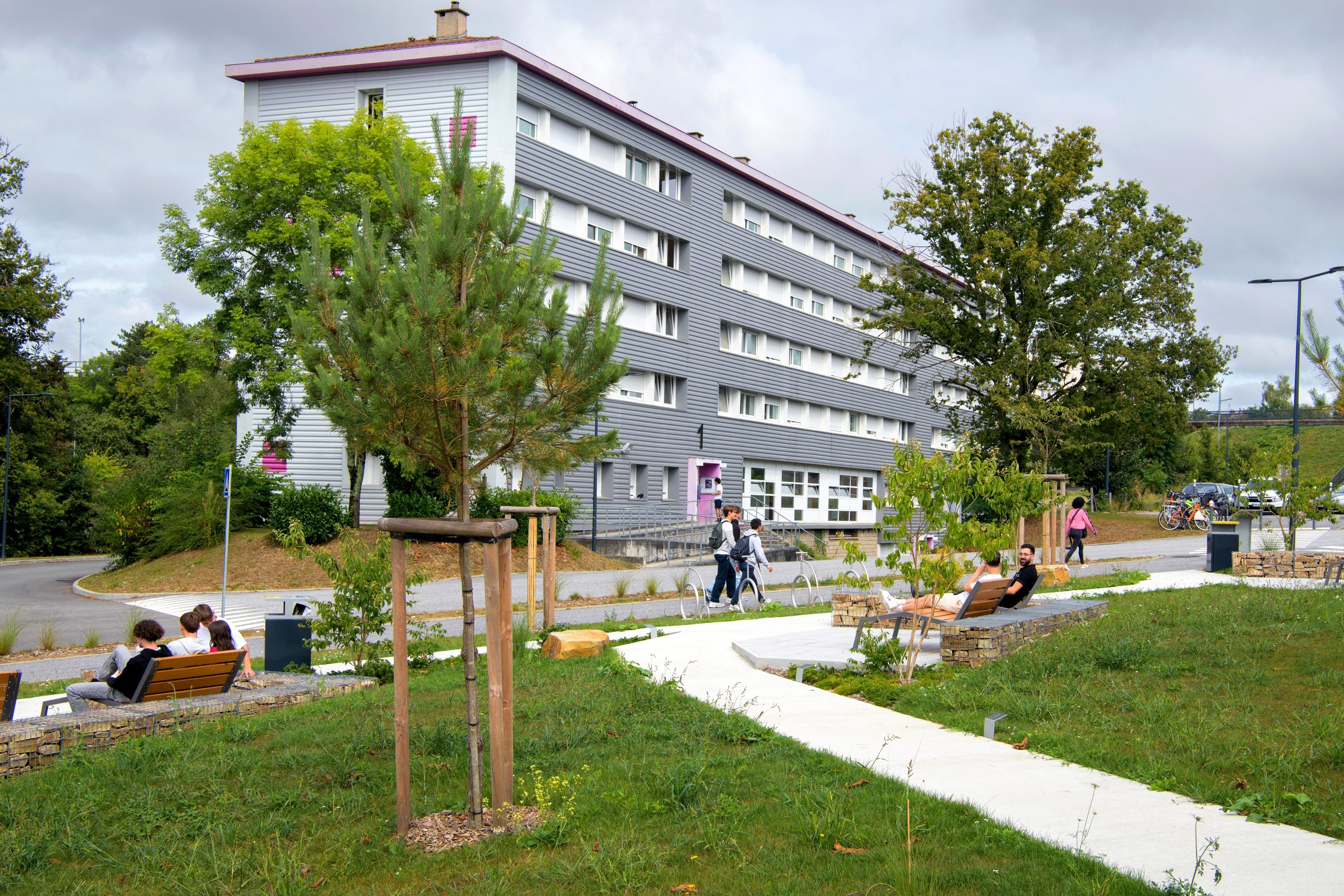 Limoges, classée ville étudiante la moins chère de France : « J ...