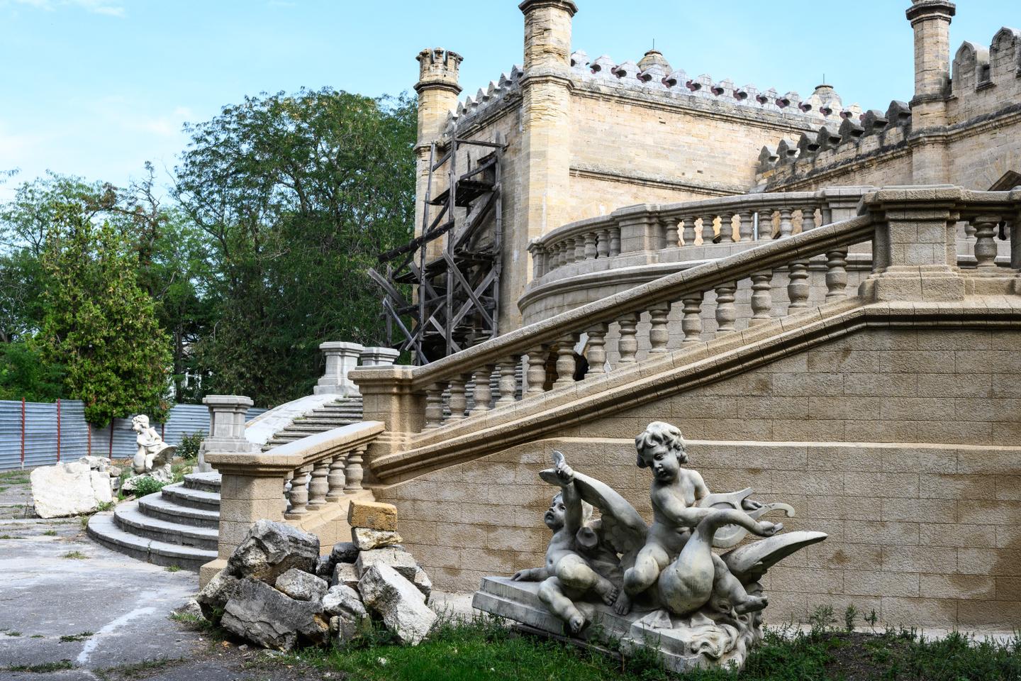 French ex-PM Gabriel Attal visits Ukraine in search of his independence ...