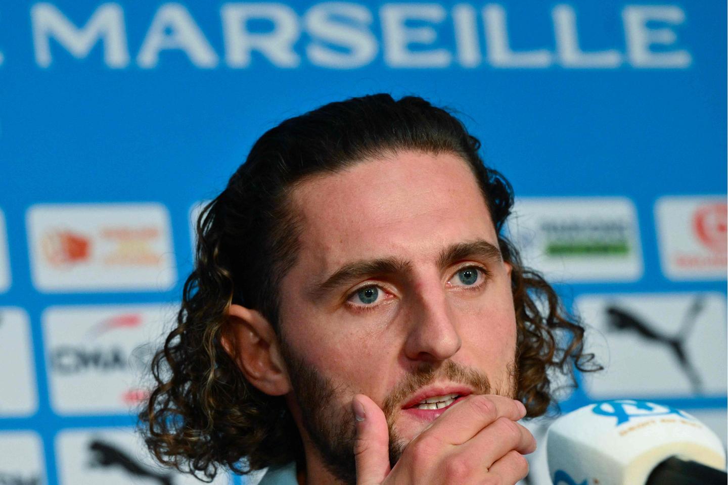 « Même devenus banals, les transferts dans un club de football “ennemi ...