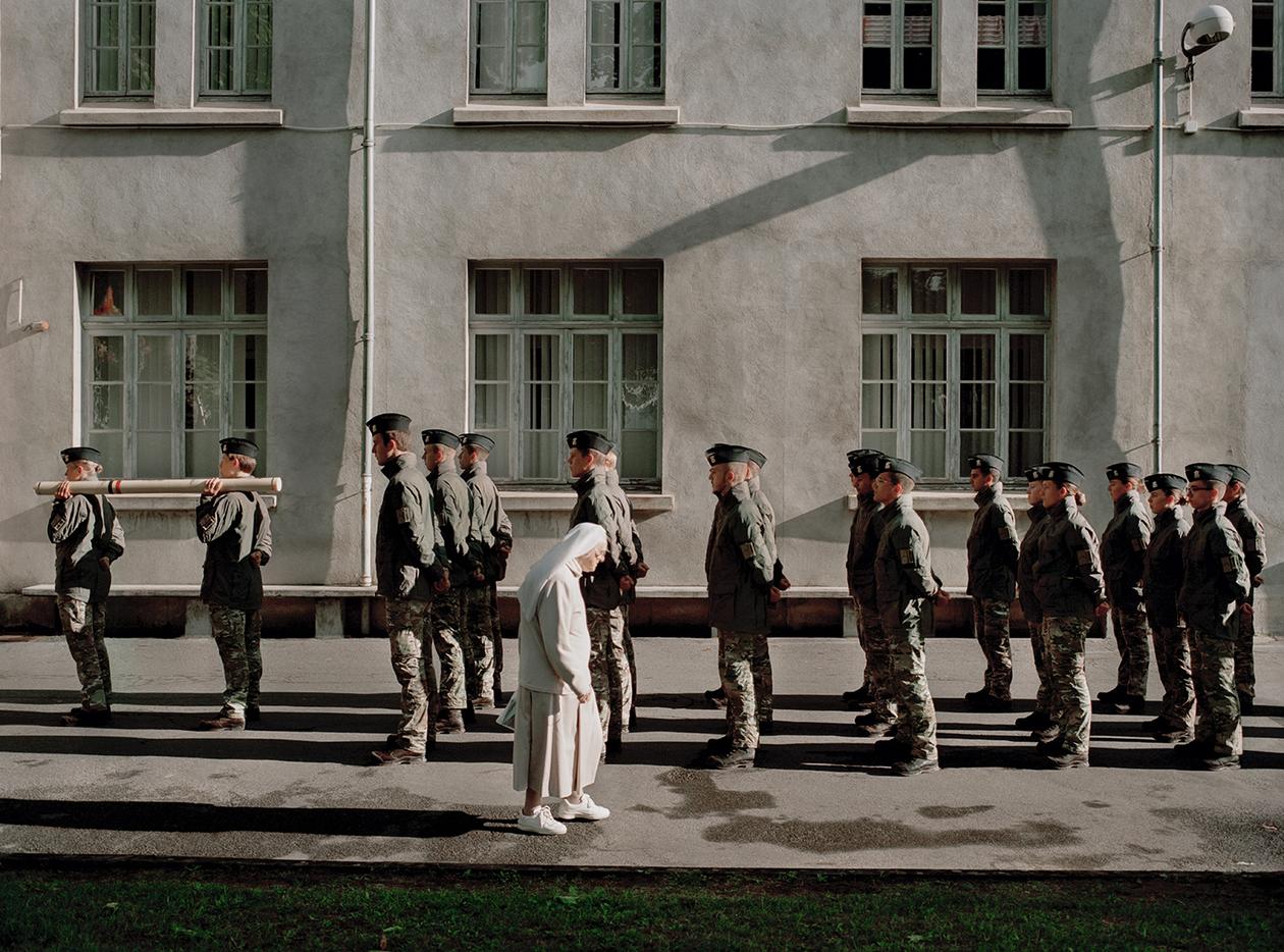 Le défilé militaire international, l’autre pélerinage de Lourdes