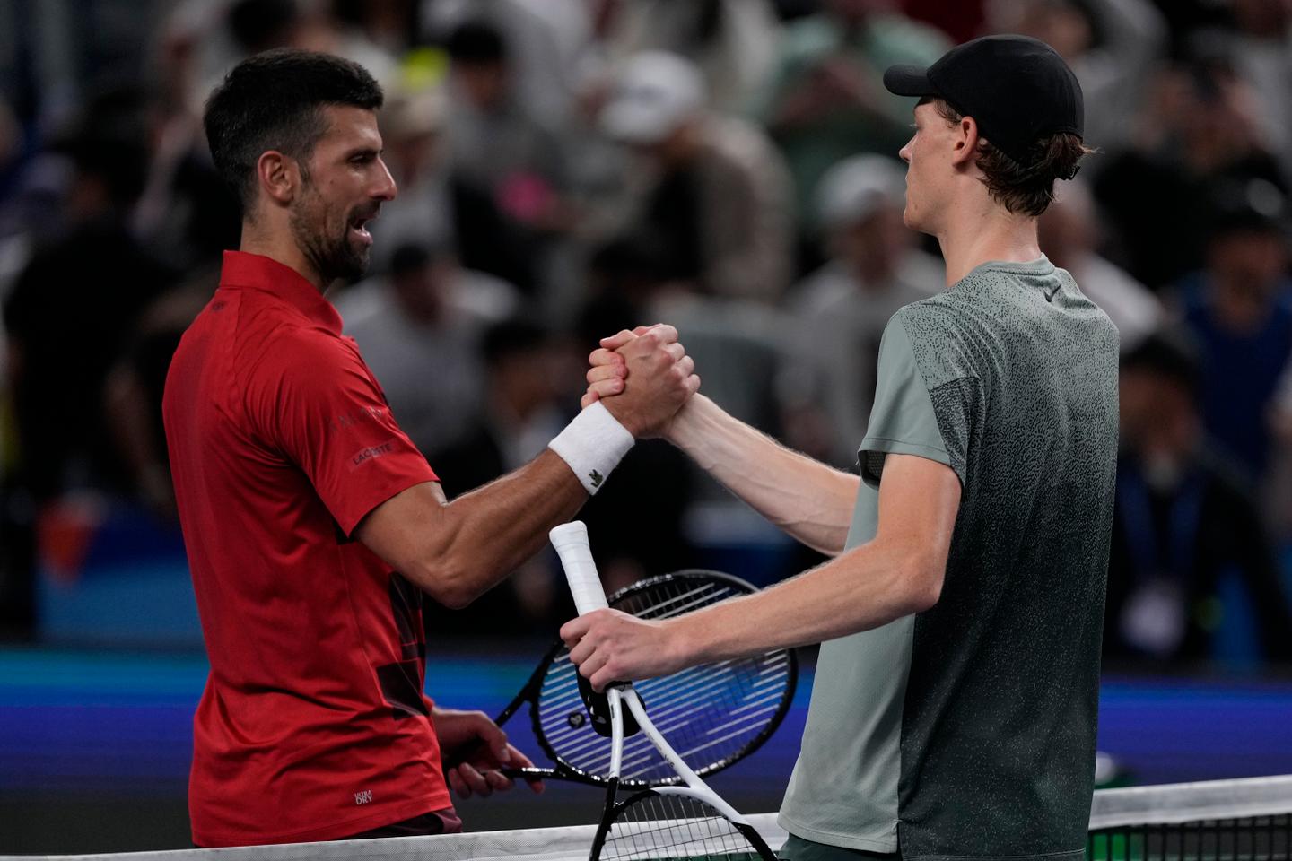Tennis : Jannik Sinner bat Novak Djokovic en finale du Masters 1000 de Shanghaï