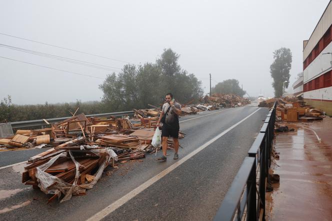 Floods in Valencia region kill at least 95 people, say Spanish authorities